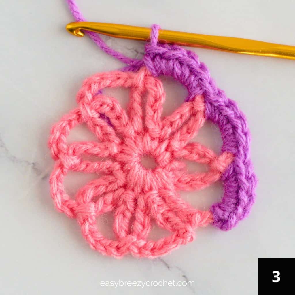 4 Inch Loopy Flower Crochet Granny Square | Easy Breezy Crochet